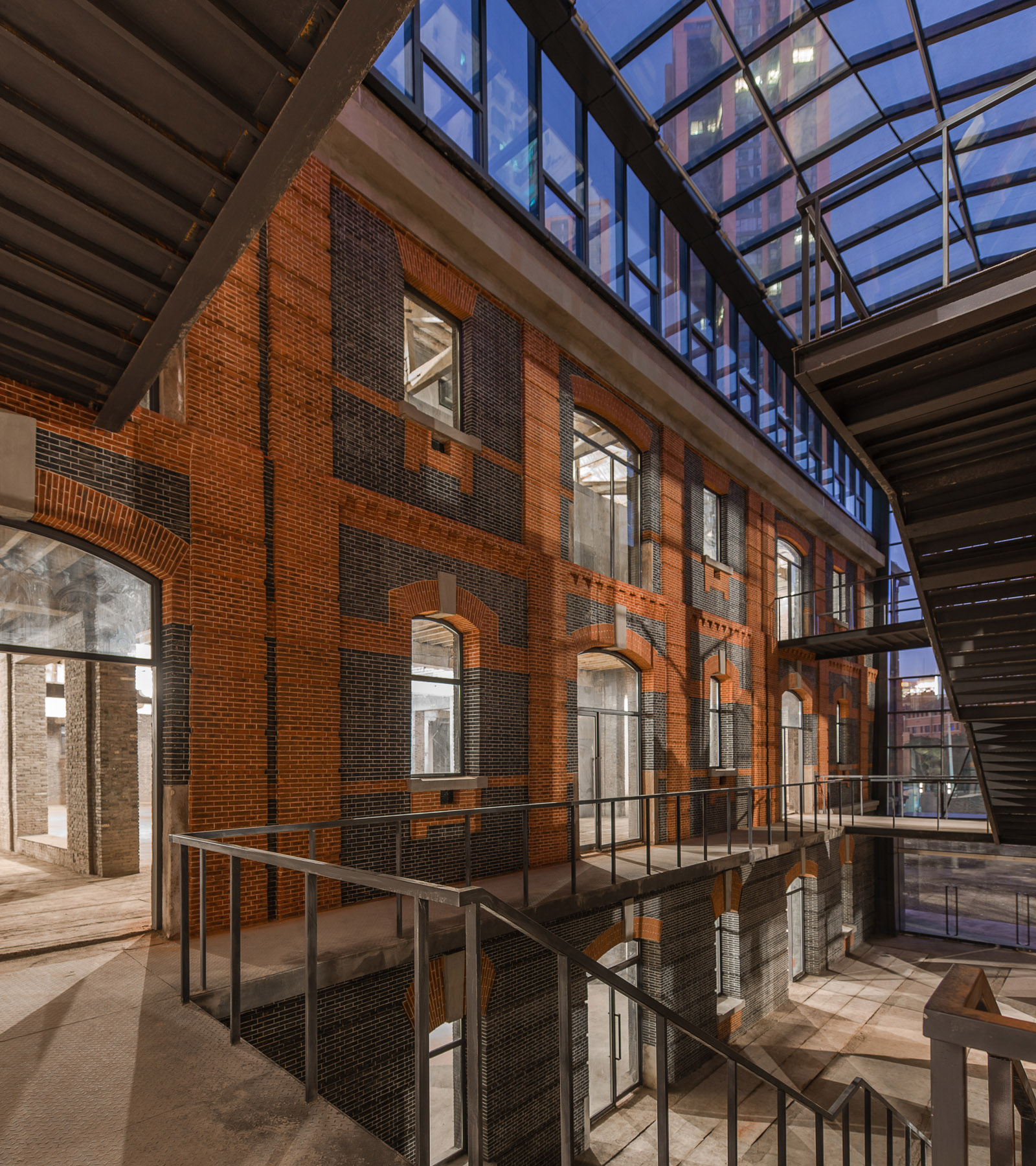 Xintai Warehouse architectural renovation / Kokaistudios - 谷德设计网