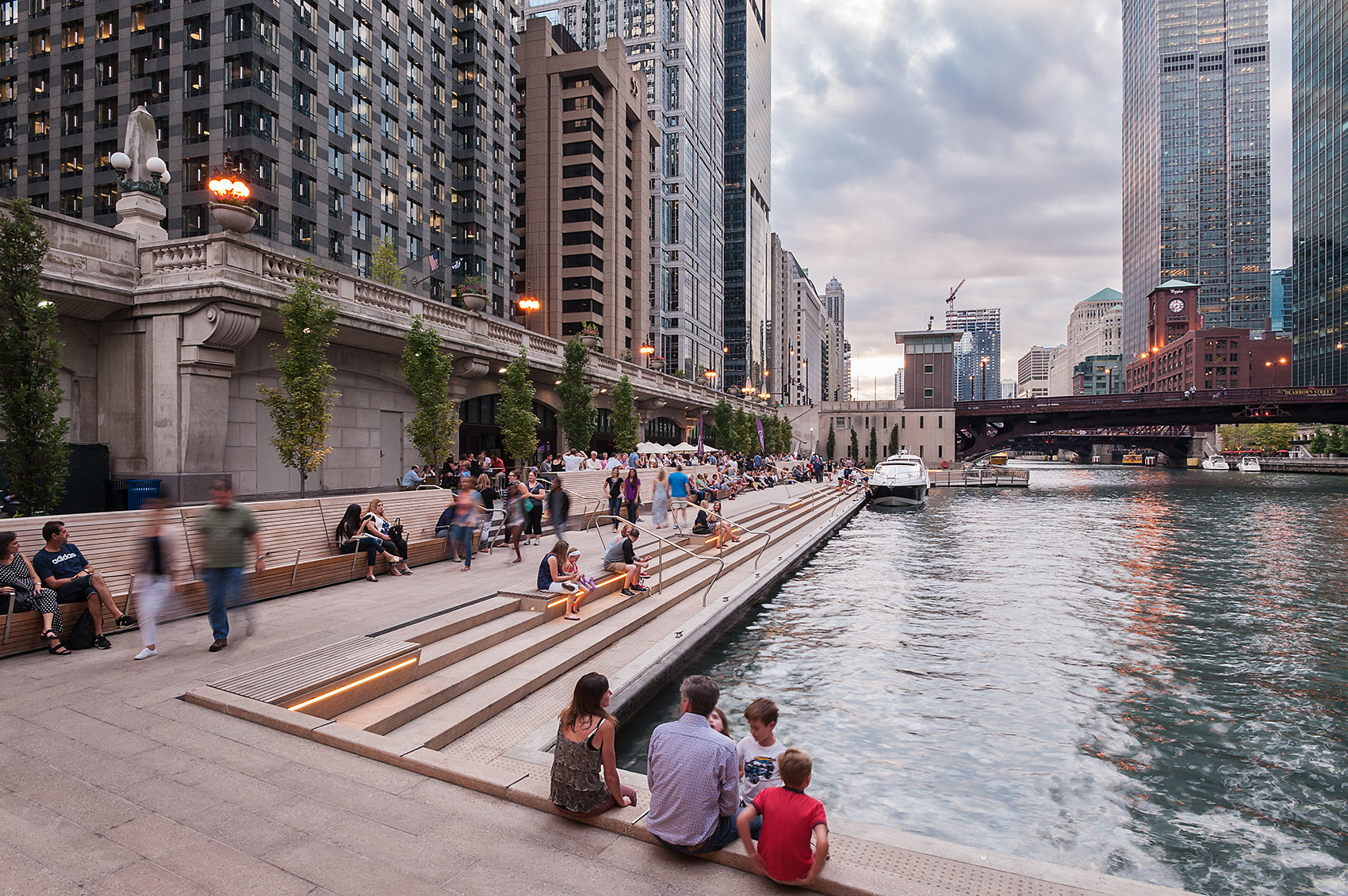 Chicago Riverwalk Expansion by Sasaki - 谷德设计网