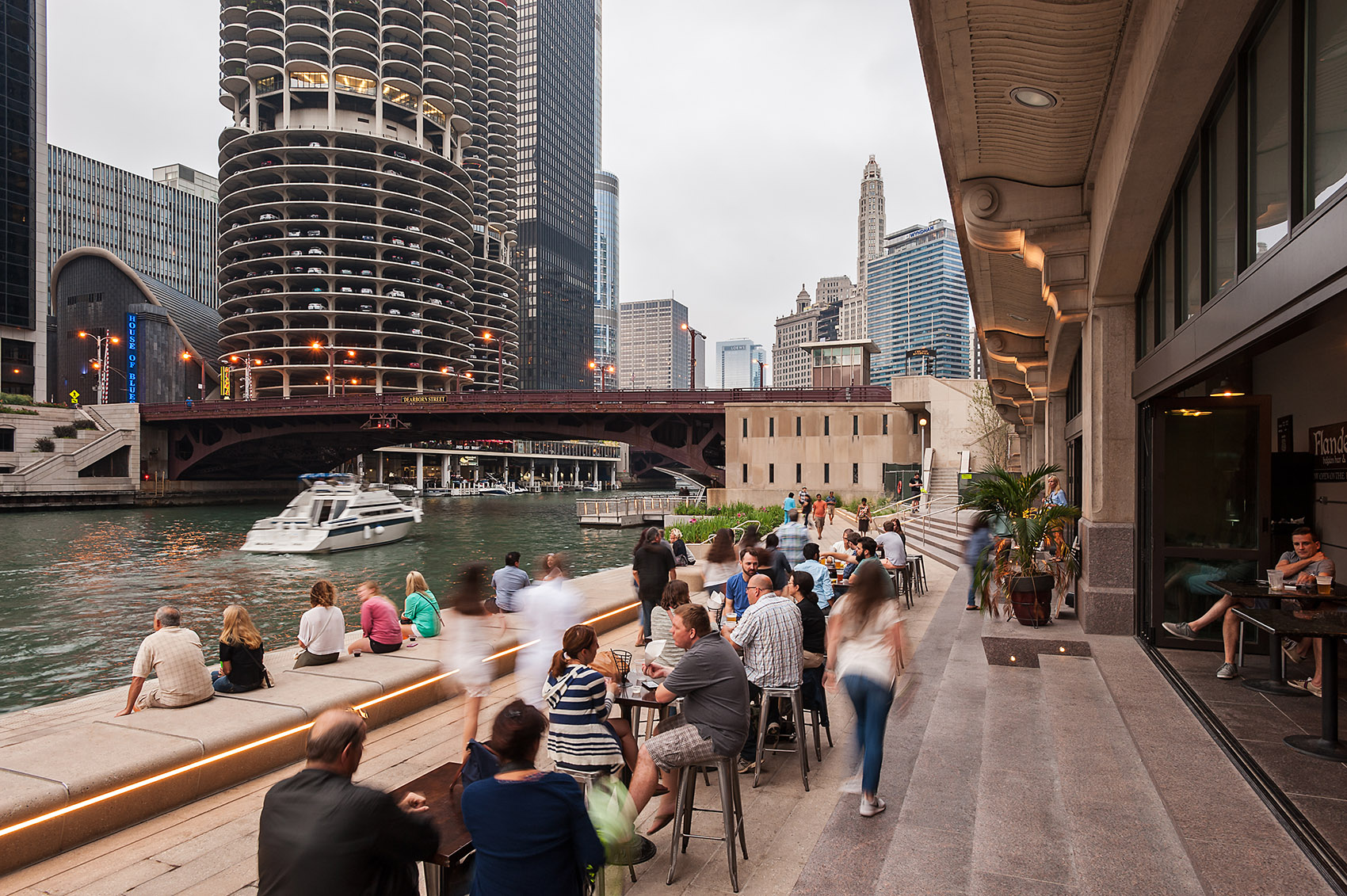 Chicago Riverwalk Expansion by Sasaki - 谷德设计网