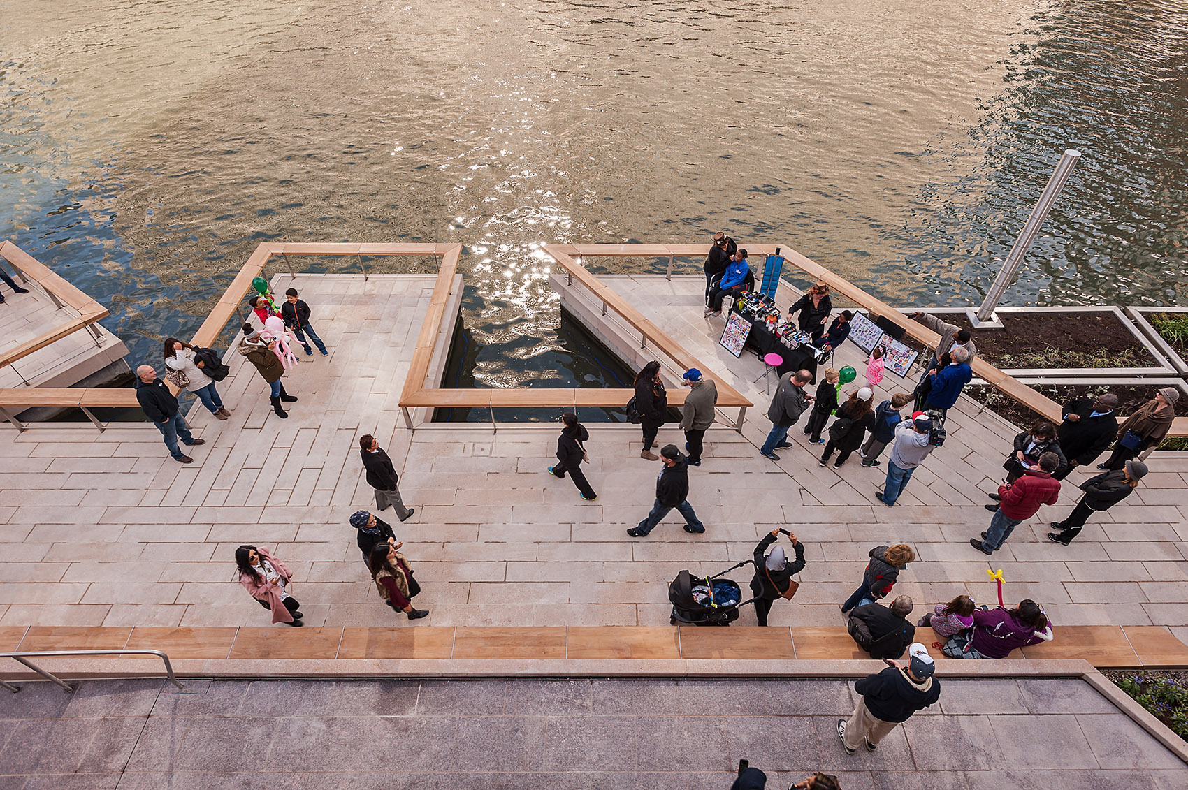 Chicago Riverwalk Expansion by Sasaki - 谷德设计网