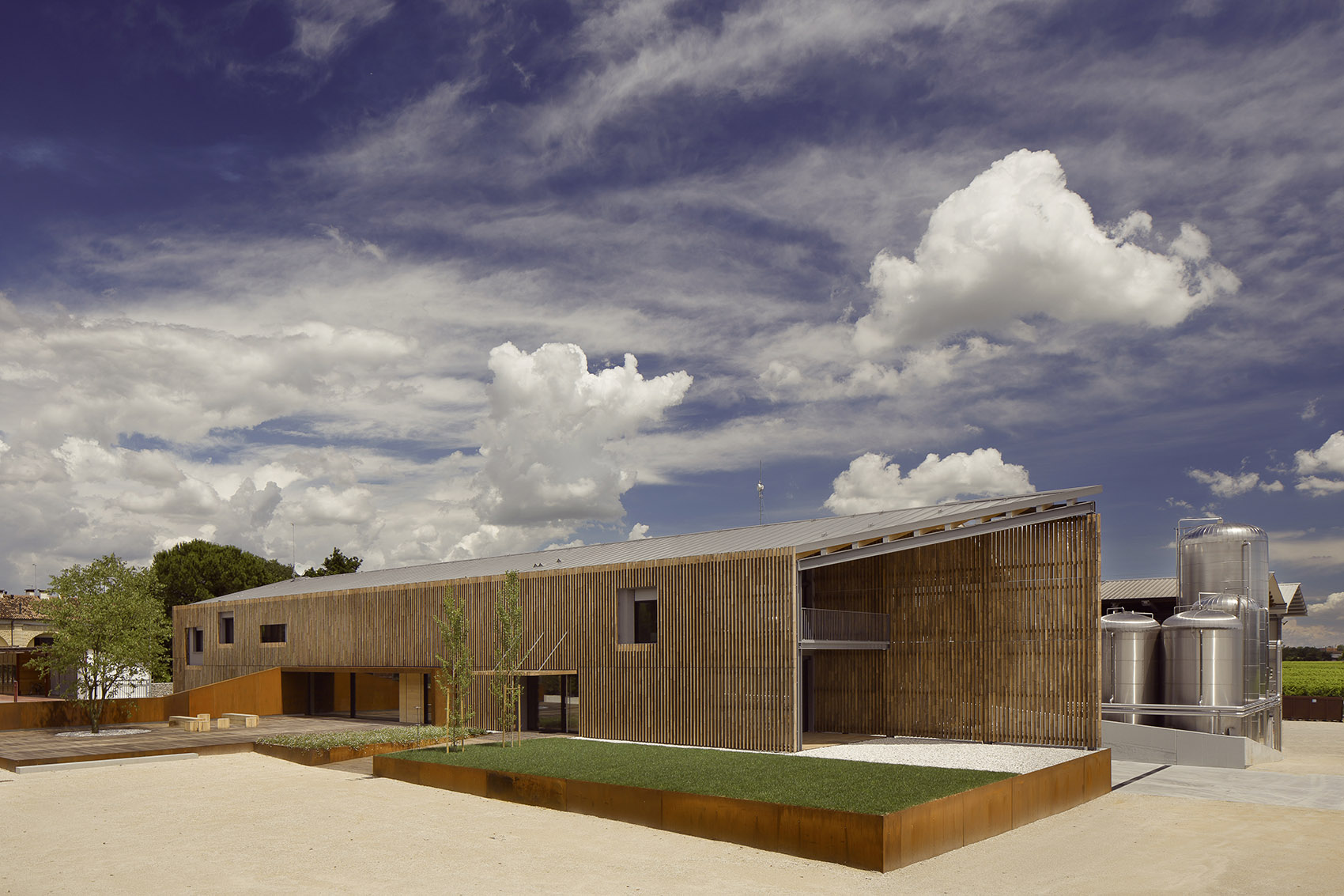 LA CANTINA PIZZOLATO, NEW BIO WINERY / MADE associati - 谷德设计网