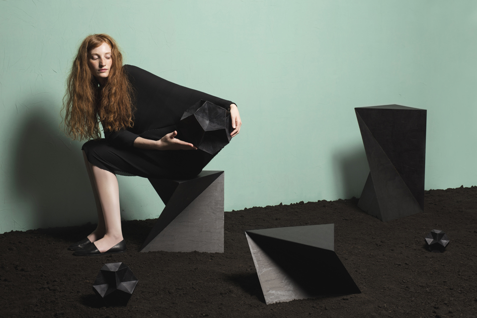 “Euclid” side table / Siba Sahabi - 谷德设计网