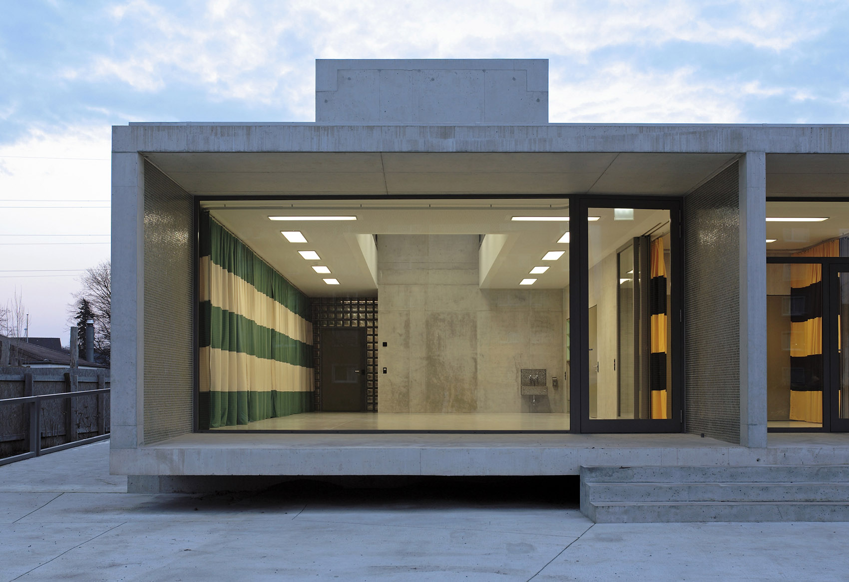 Hirzenbach school complex, Zürich by Boltshauser Architekten - 谷德设计网