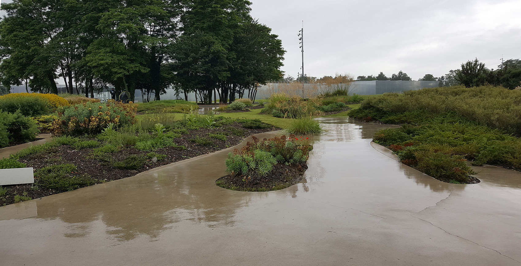The Louvre Lens museum park by Catherine Mosbach - 谷德设计网