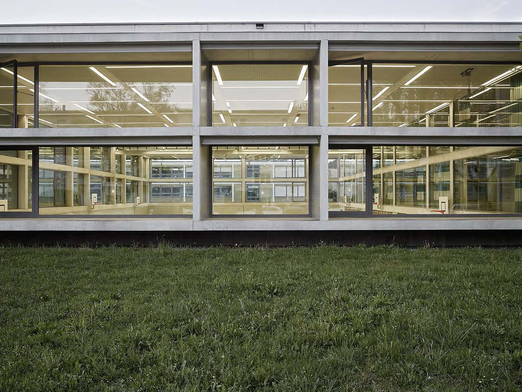 Hirzenbach school complex, Zürich by Boltshauser Architekten - 谷德设计网