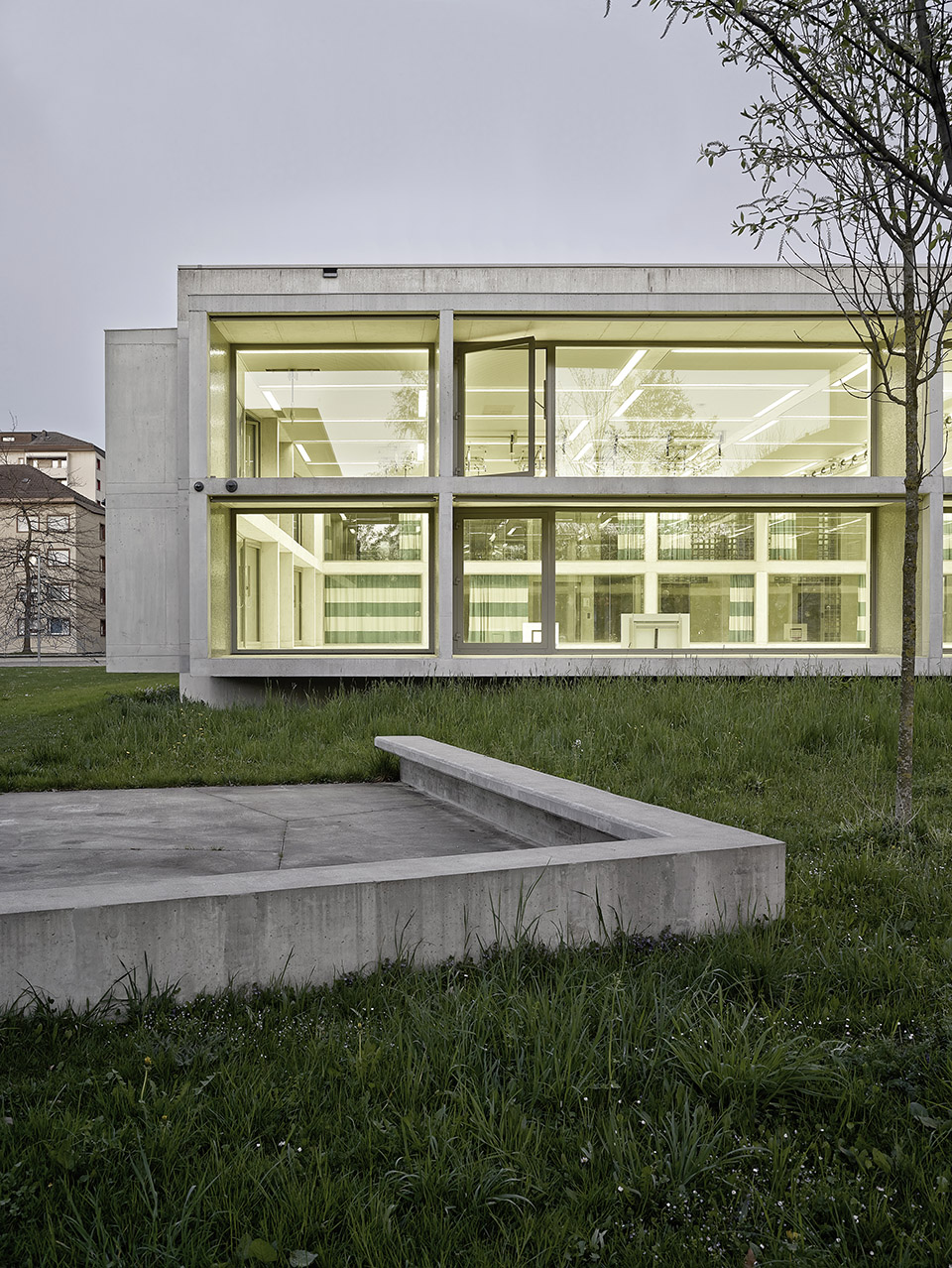 Hirzenbach school complex, Zürich by Boltshauser Architekten - 谷德设计网