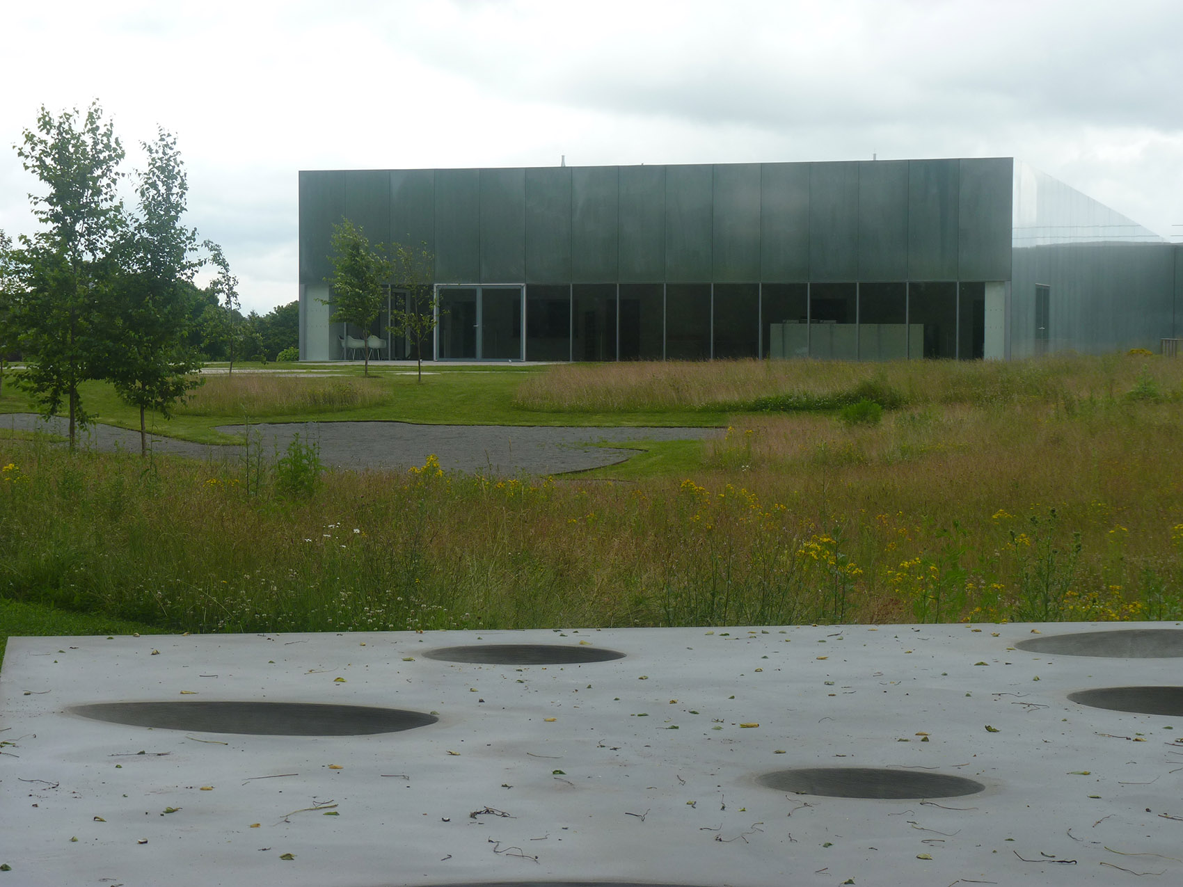 The Louvre Lens museum park by Catherine Mosbach - 谷德设计网