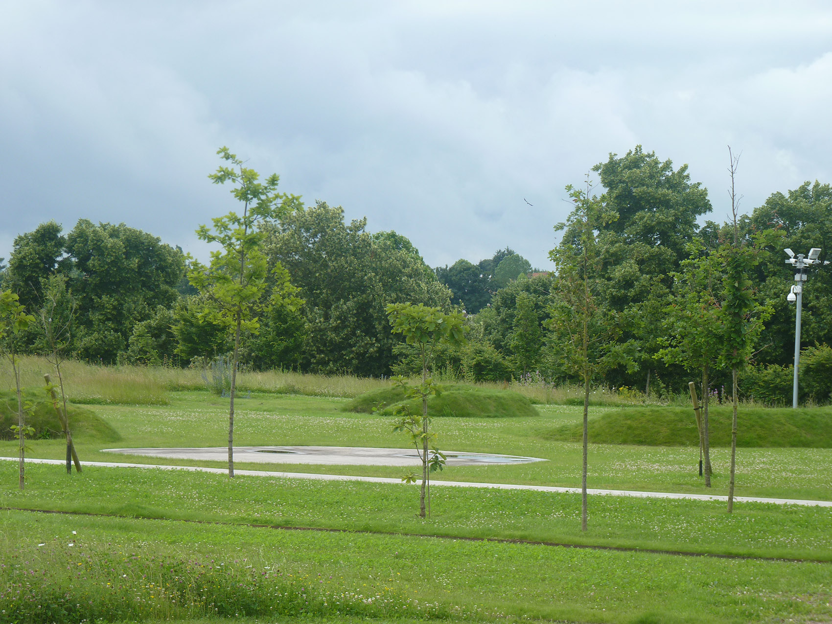 The Louvre Lens museum park by Catherine Mosbach - 谷德设计网