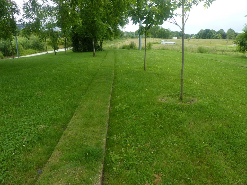 The Louvre Lens museum park by Catherine Mosbach - 谷德设计网