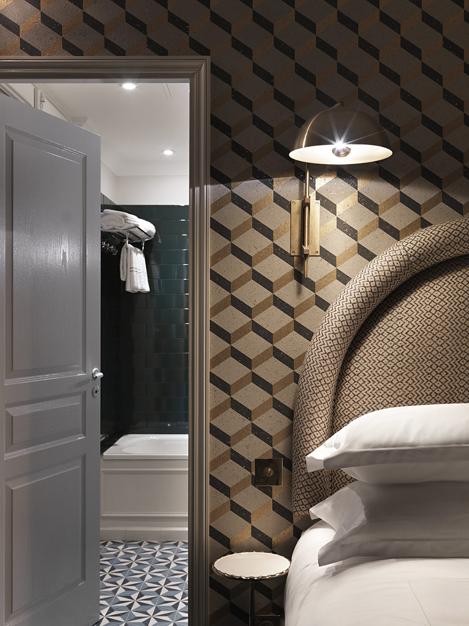 The New Heart of Paris ：Hedonism ‘Bed and Beverage’ Grand Pigalle Hotel ...