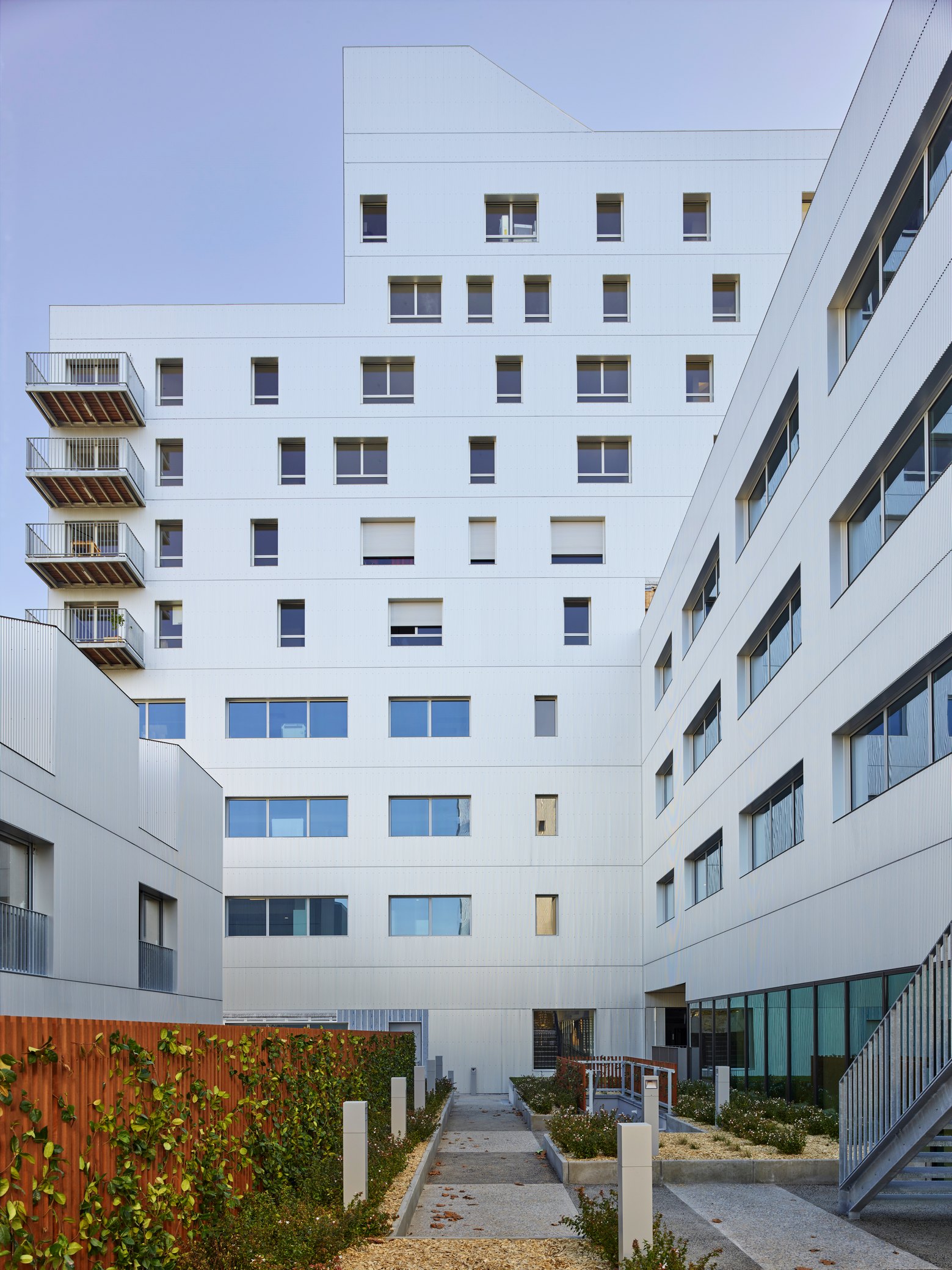 Ambiguity Hybrid-Building – Imbrika, France by Stephane Chalmeau - 谷德设计网