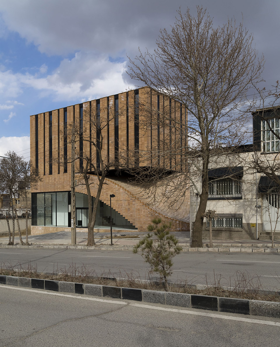 Termeh Office Commercial Building by Farshad Mehdizadeh Architects - 谷德设计网