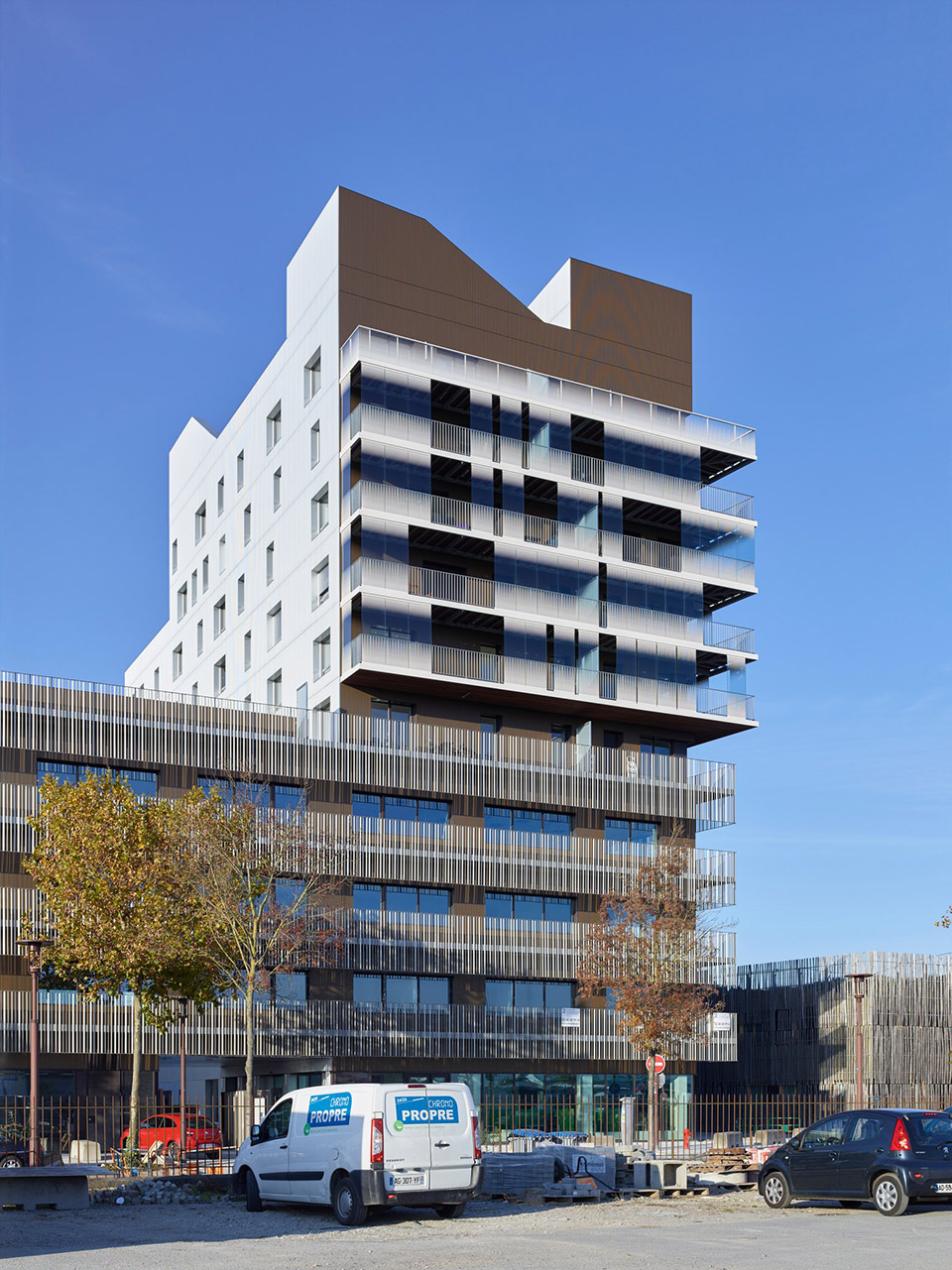 Ambiguity Hybrid-Building – Imbrika, France by Stephane Chalmeau - 谷德设计网