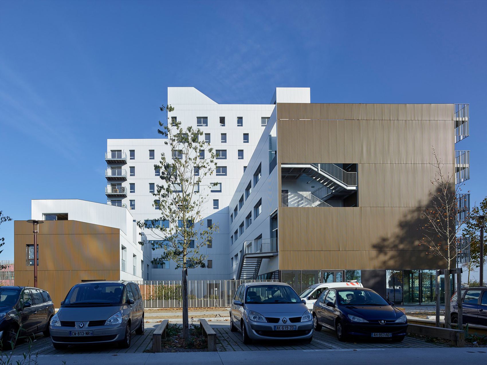 Ambiguity Hybrid-Building – Imbrika, France by Stephane Chalmeau - 谷德设计网