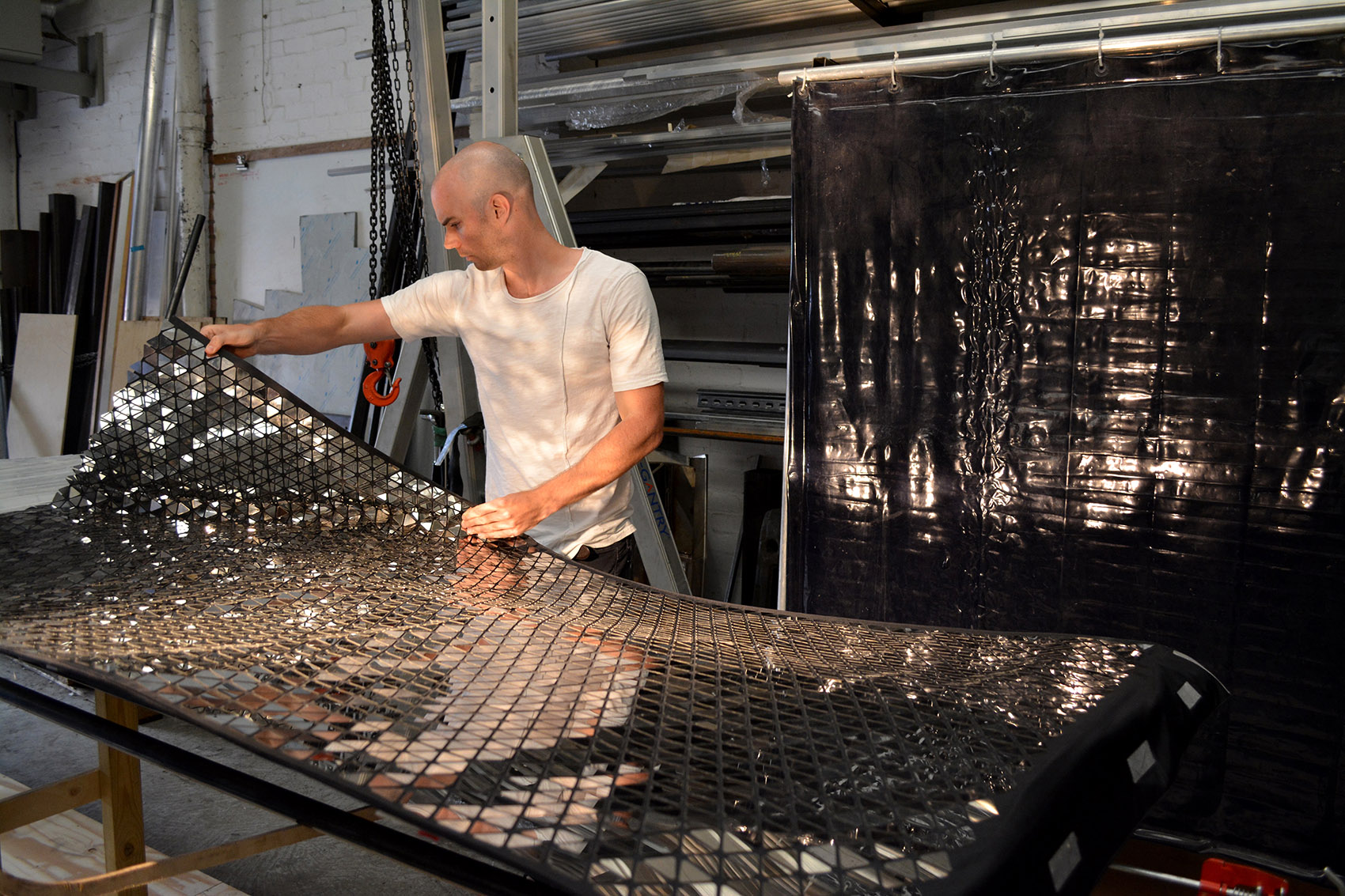 Dynamic Installation Foil by Layer x Braun - 谷德设计网