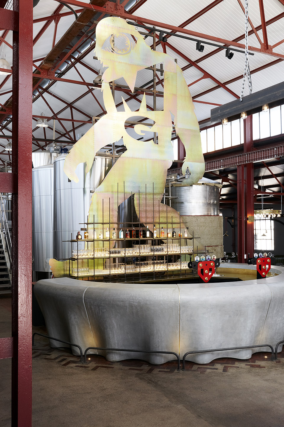 Mad Giant Craft Beer Interior Design by Haldane Martin - 谷德设计网