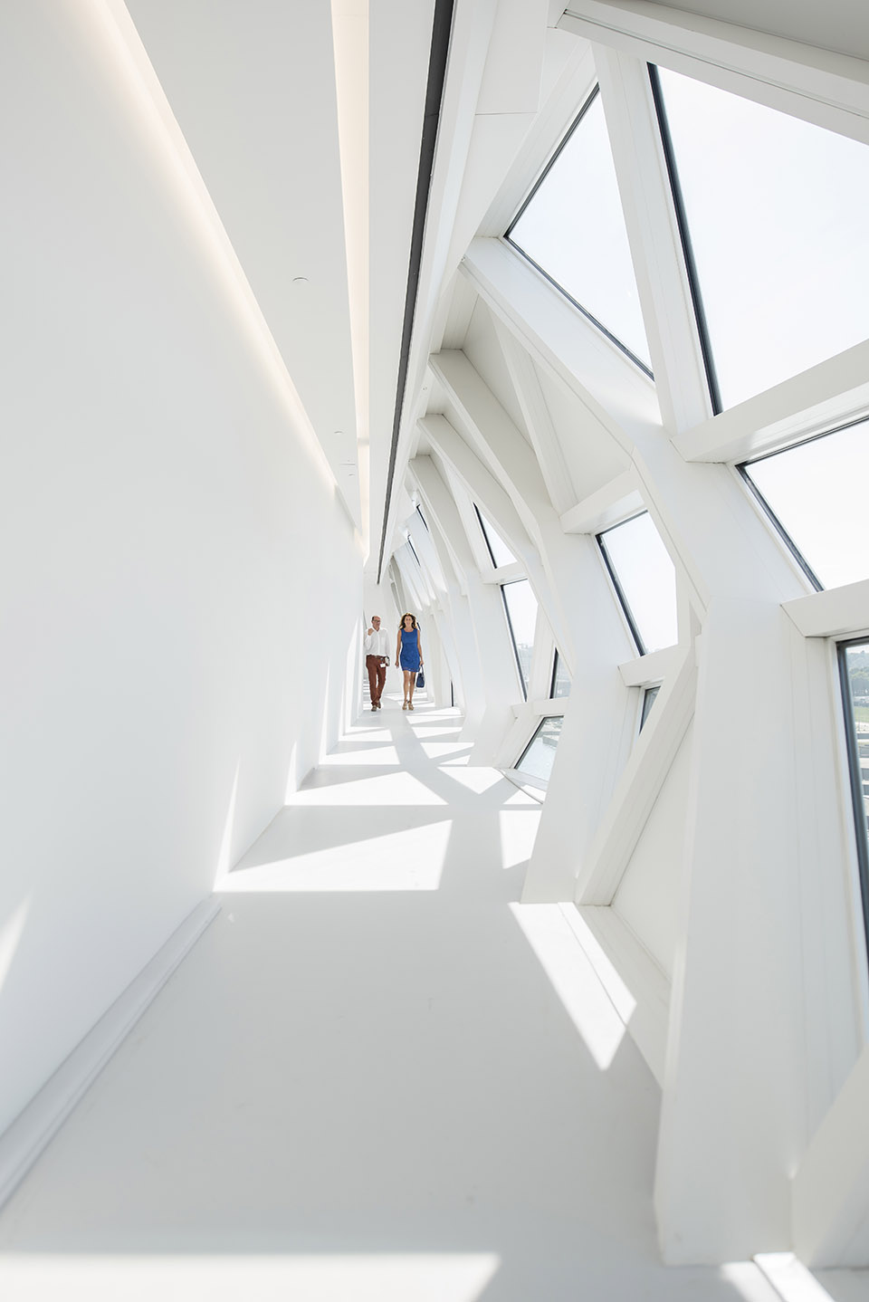 Port House Antwerp by Zaha Hadid Architects - 谷德设计网