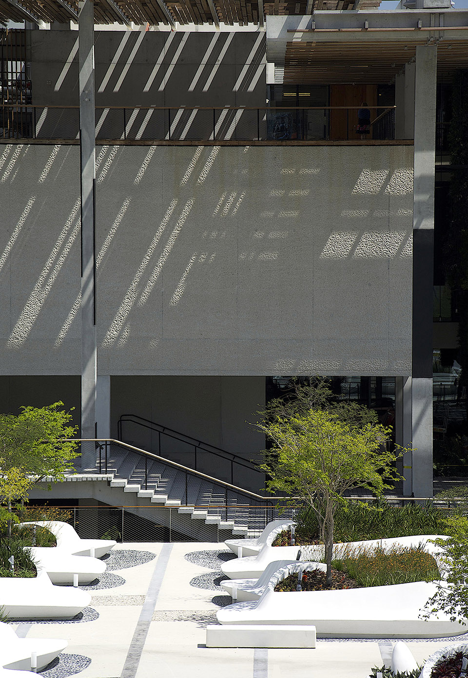 Knight Plaza, Miami by James Corner Field Operations - 谷德设计网