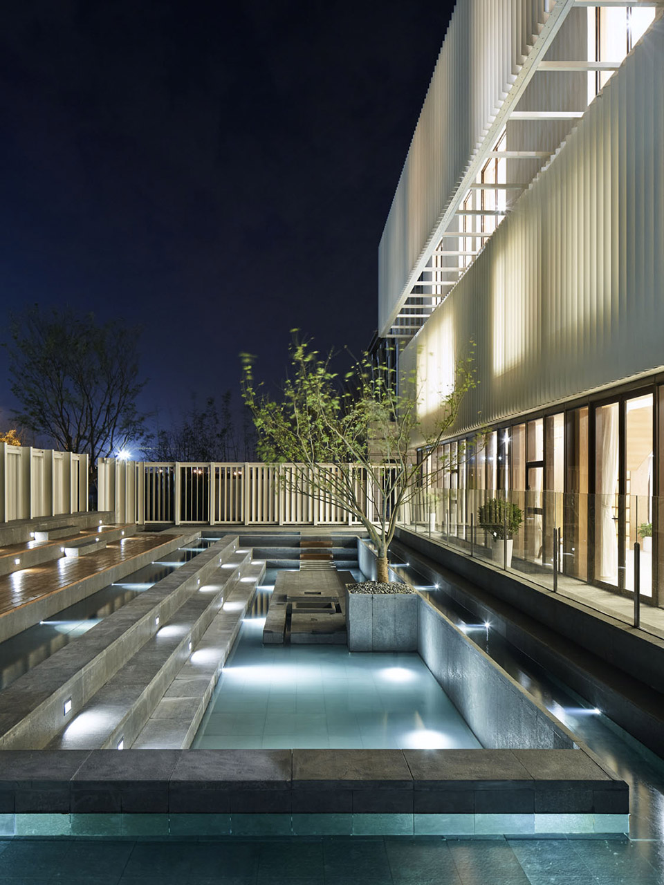 Shanghai “Inside the CLOUD” sales center by TEAM_BLDG - 谷德设计网