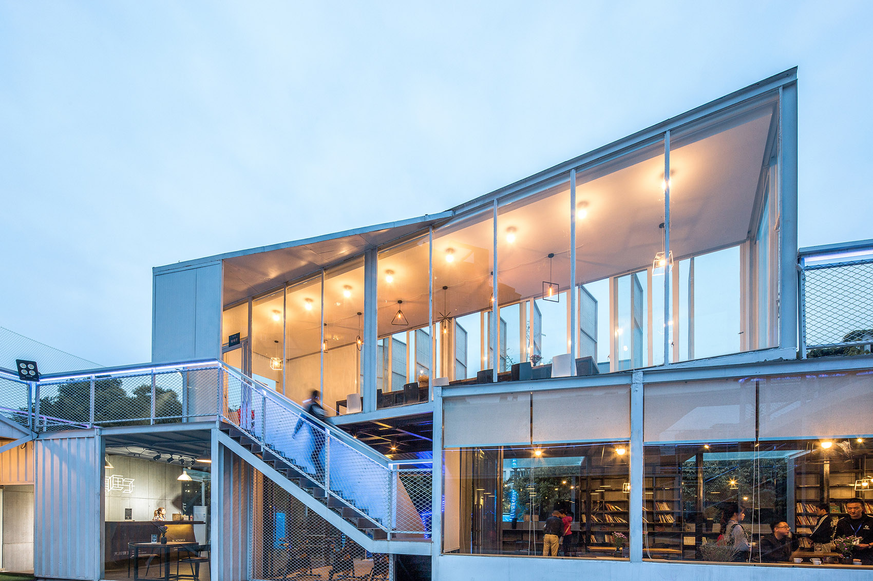 Undefined Black Box Gym – An temporary architecture practice in Chengdu ...