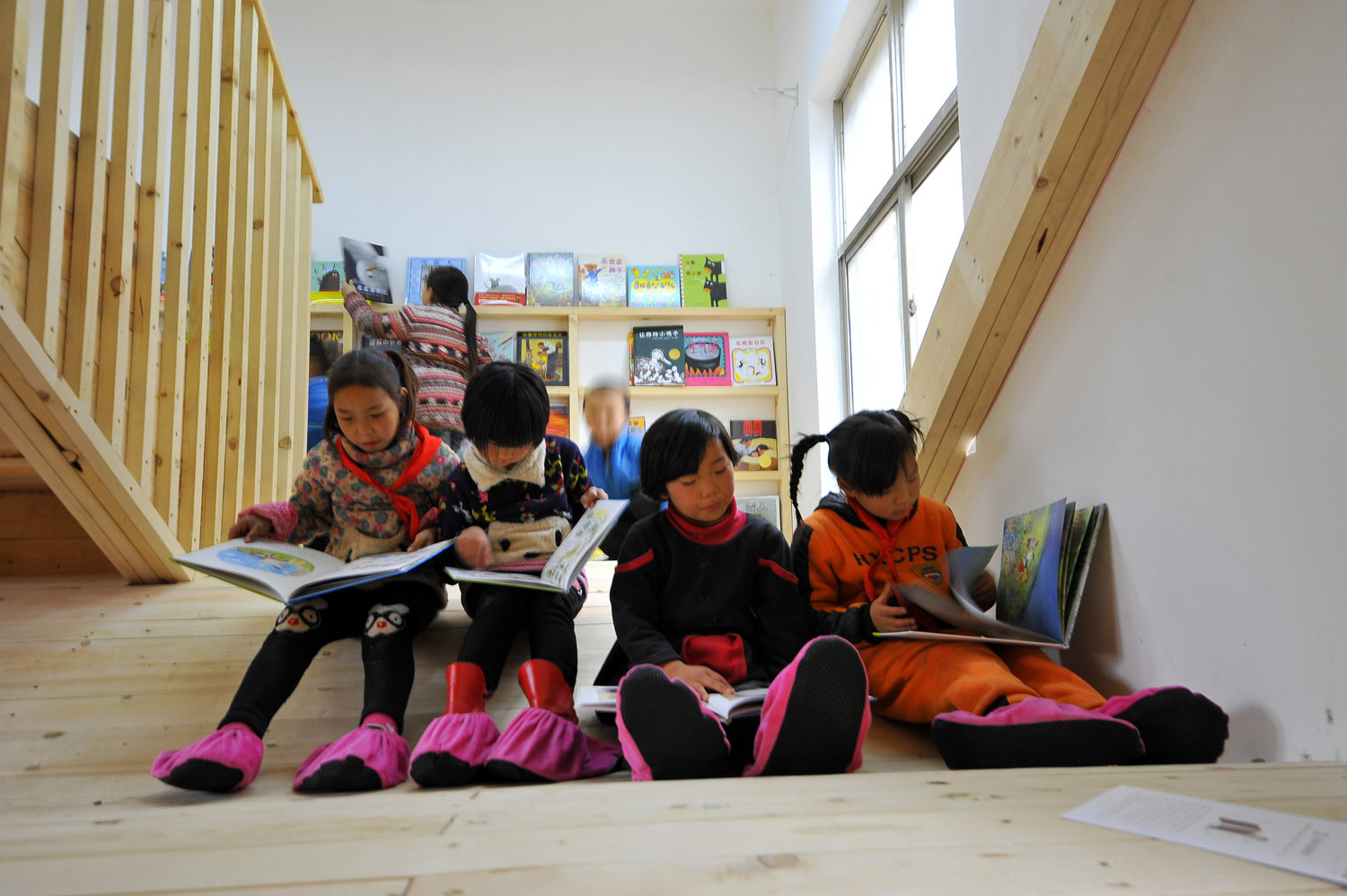 Reading Room of Tsingshan Elementary School at Luoyang City, China by ...