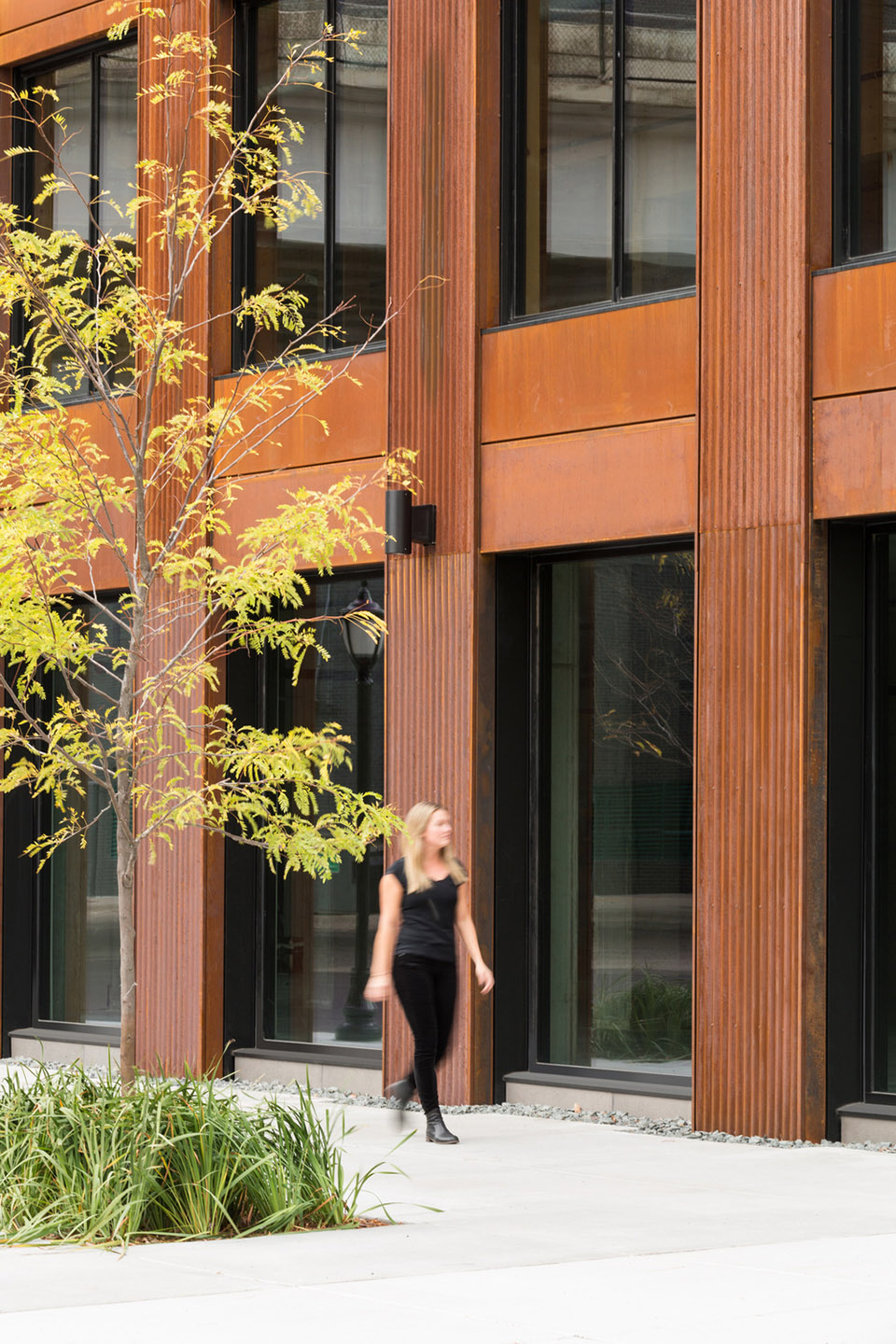 The First Modern Tall Wood Building, Minneapolis by MGA - 谷德设计网