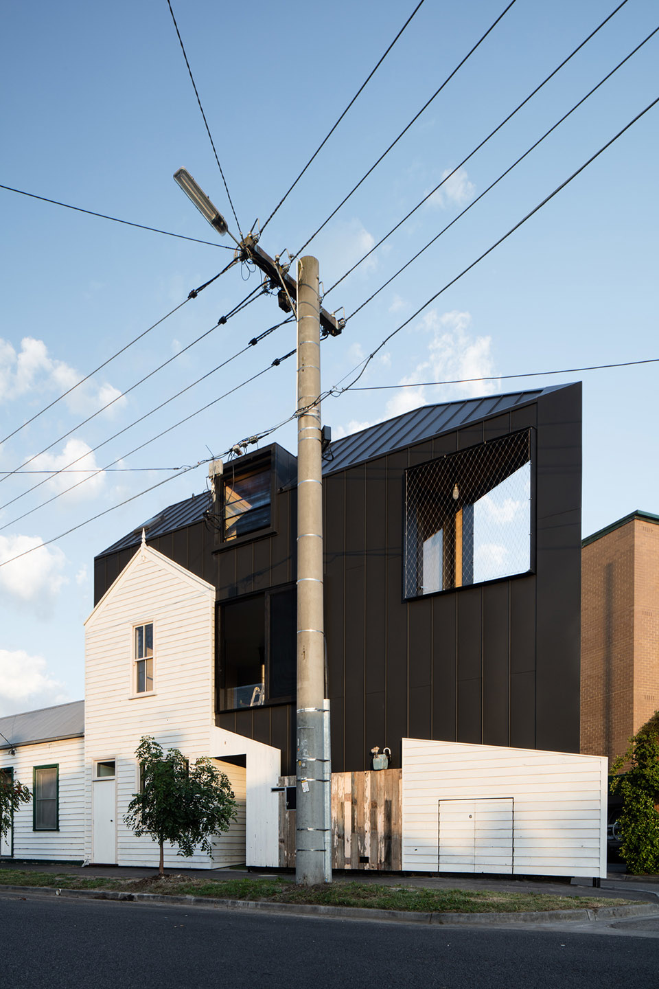 The Acute House by OOF! architecture - 谷德设计网