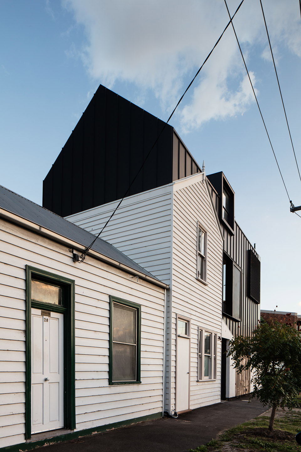 The Acute House by OOF! architecture - 谷德设计网