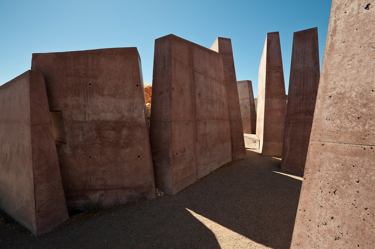 Red Rock Canyon Visitor Center by Line and Space - 谷德设计网