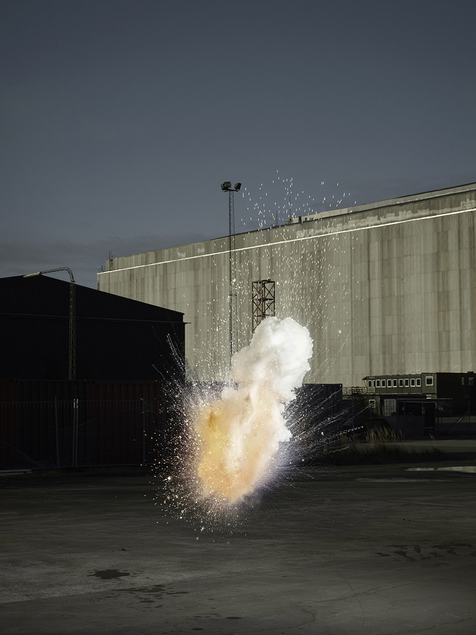 Explosion 2.0 by Ken Hermann - 谷德设计网