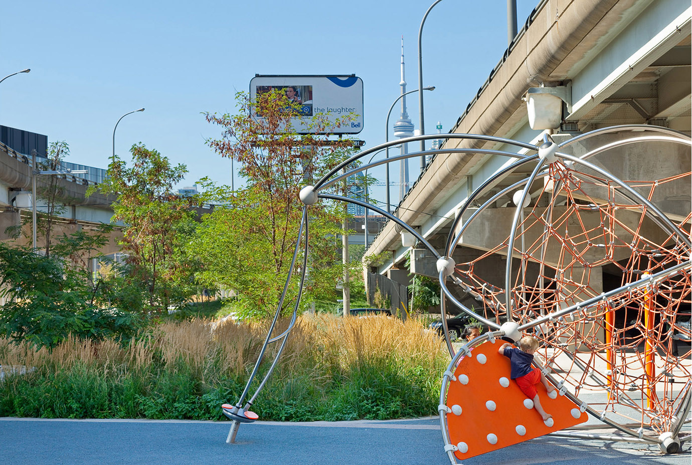 2016 ASLA GENERAL DESIGN AWARD OF EXCELLENCE: Underpass Park by PFS ...