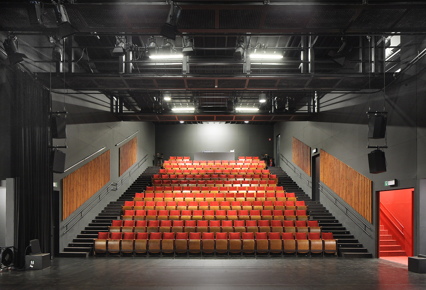 Theater The Moon, Mechelen by import.export Architecture - 谷德设计网