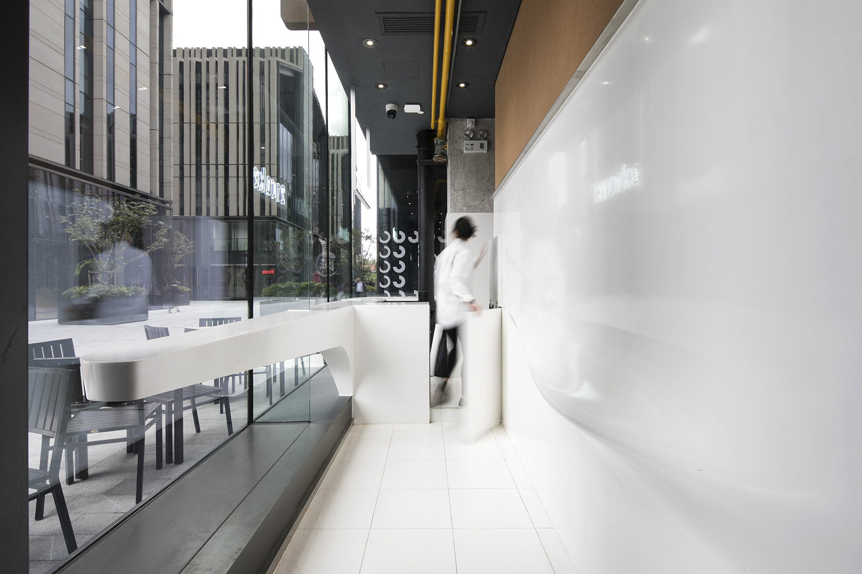 21Cake SOHO Fuxing Plaza in Shanghai, China by Atelier FCJZ - 谷德设计网