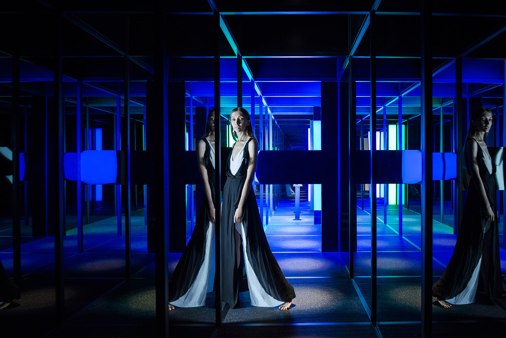 Illusion Game – THE MAZE in Shanghai Museum of Glass Park, China by ...