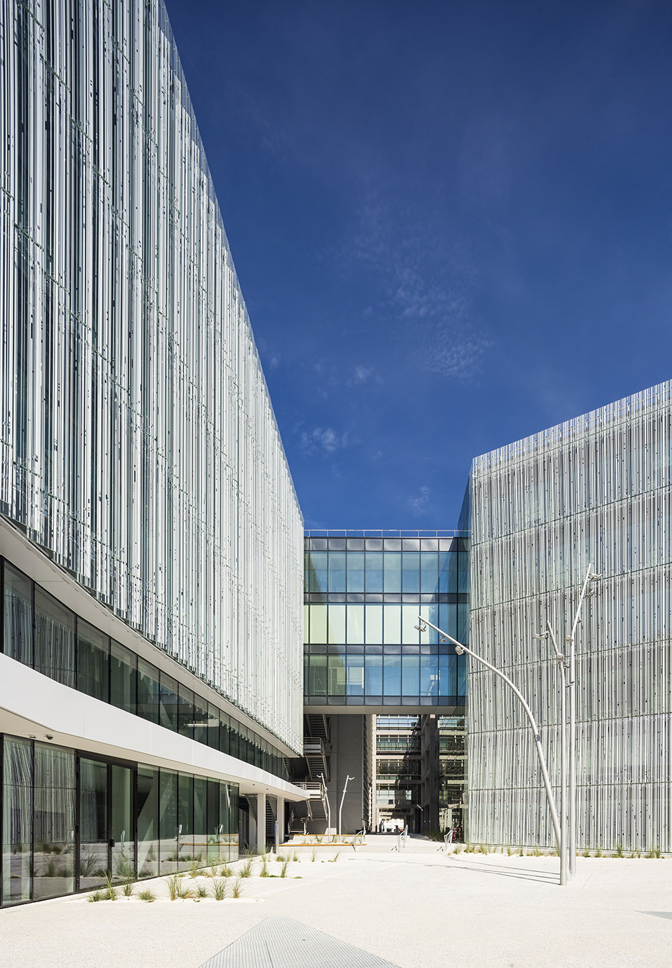 Headquarters for the French Bank in Nantes by AIA Associés - 谷德设计网