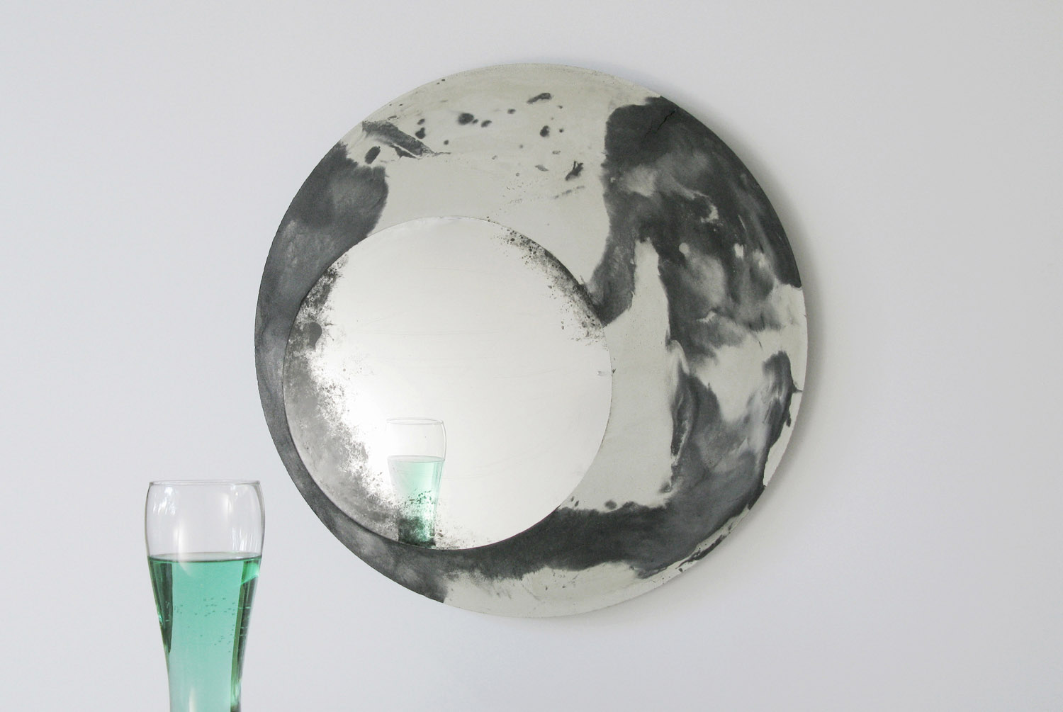 LIQUID Wall Mirrors，Japan by Taeg Nishimoto - 谷德设计网