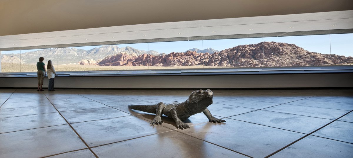 Red Rock Canyon Visitor Center by Line and Space - 谷德设计网