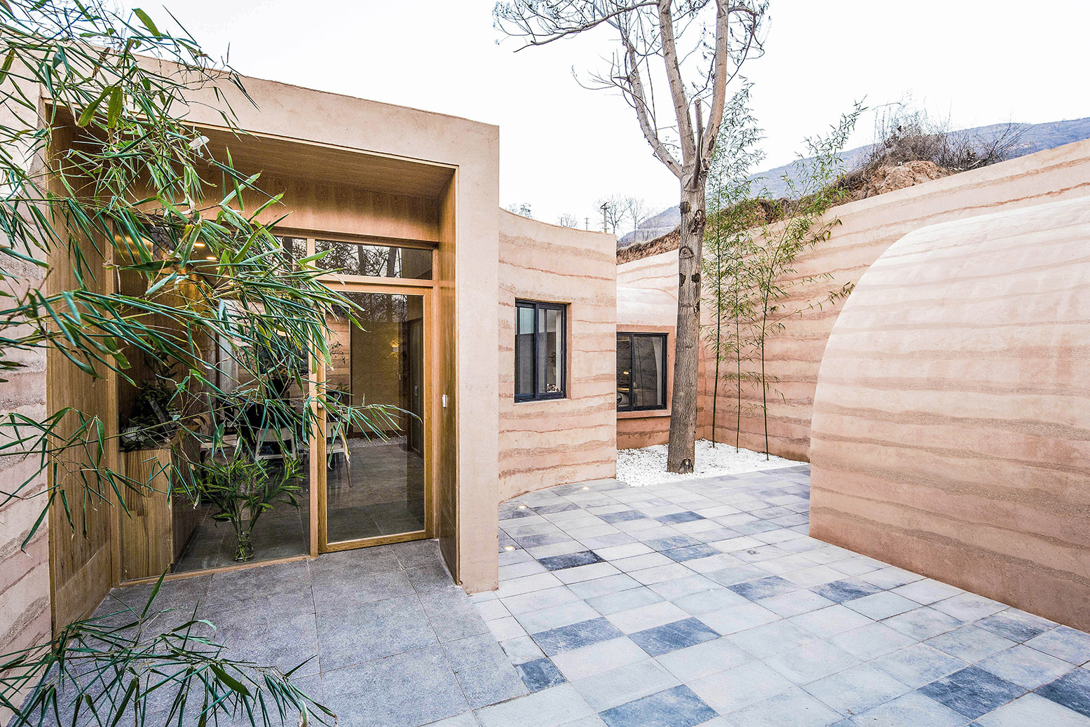 Mordern Chinese Cave House – Cave house on loess plateau, Shanxi, China ...