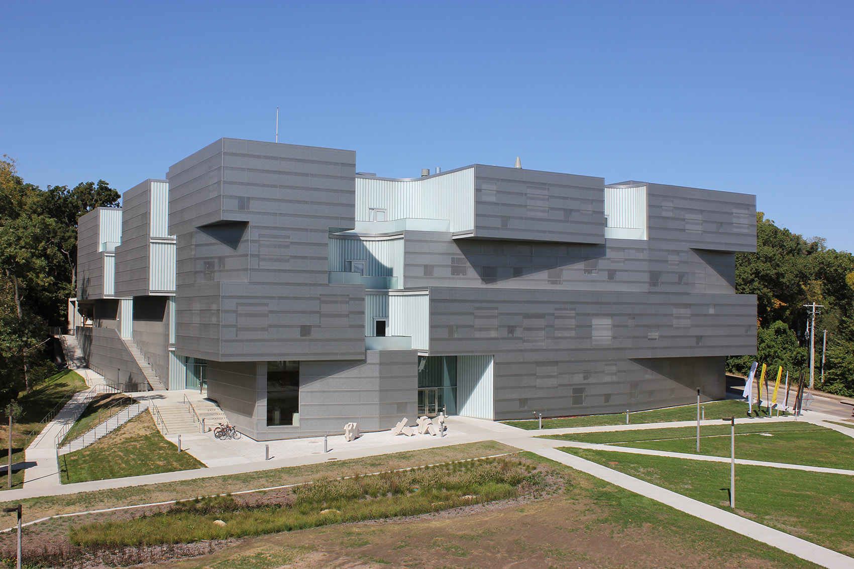 Visual Arts Building, University of Iowa by Steven Holl Architects - 谷德设计网