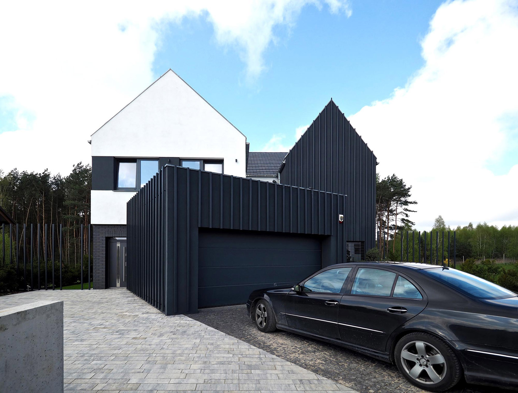 Fence House by mode:lina - 谷德设计网