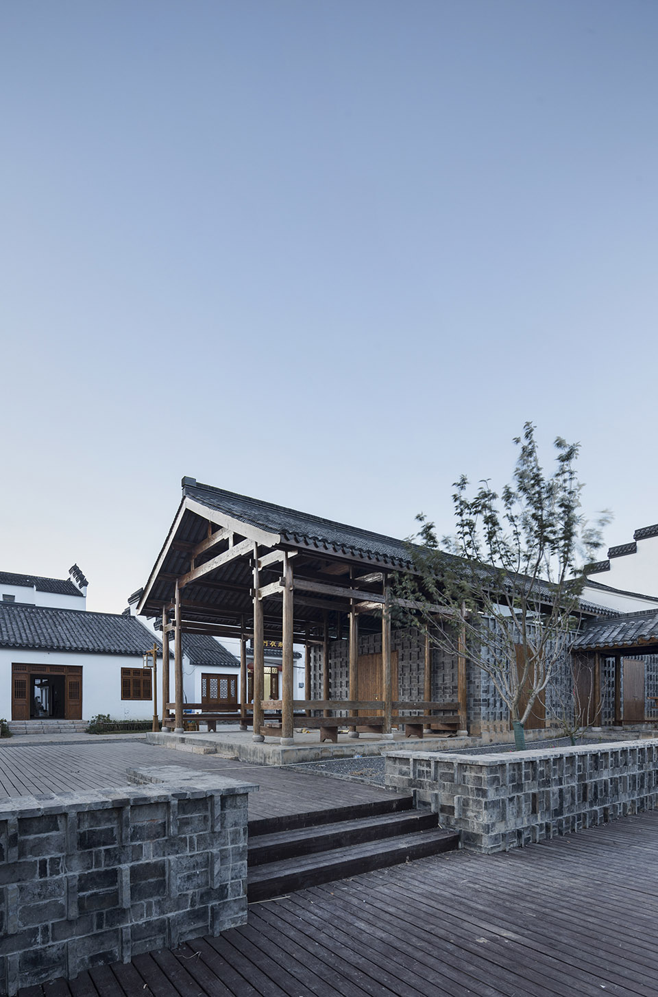 A Rural Shop at Huashu Village, Nanjing, China by Atelier Zhouling - 谷德设计网