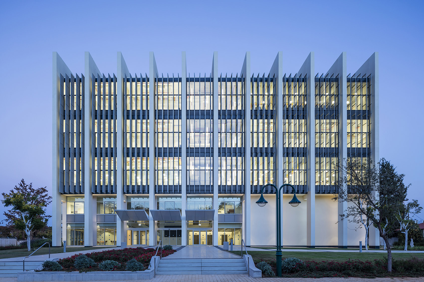 Dr. Miriam and Sheldon G. Adelson School of Entrepreneurship by robins ...