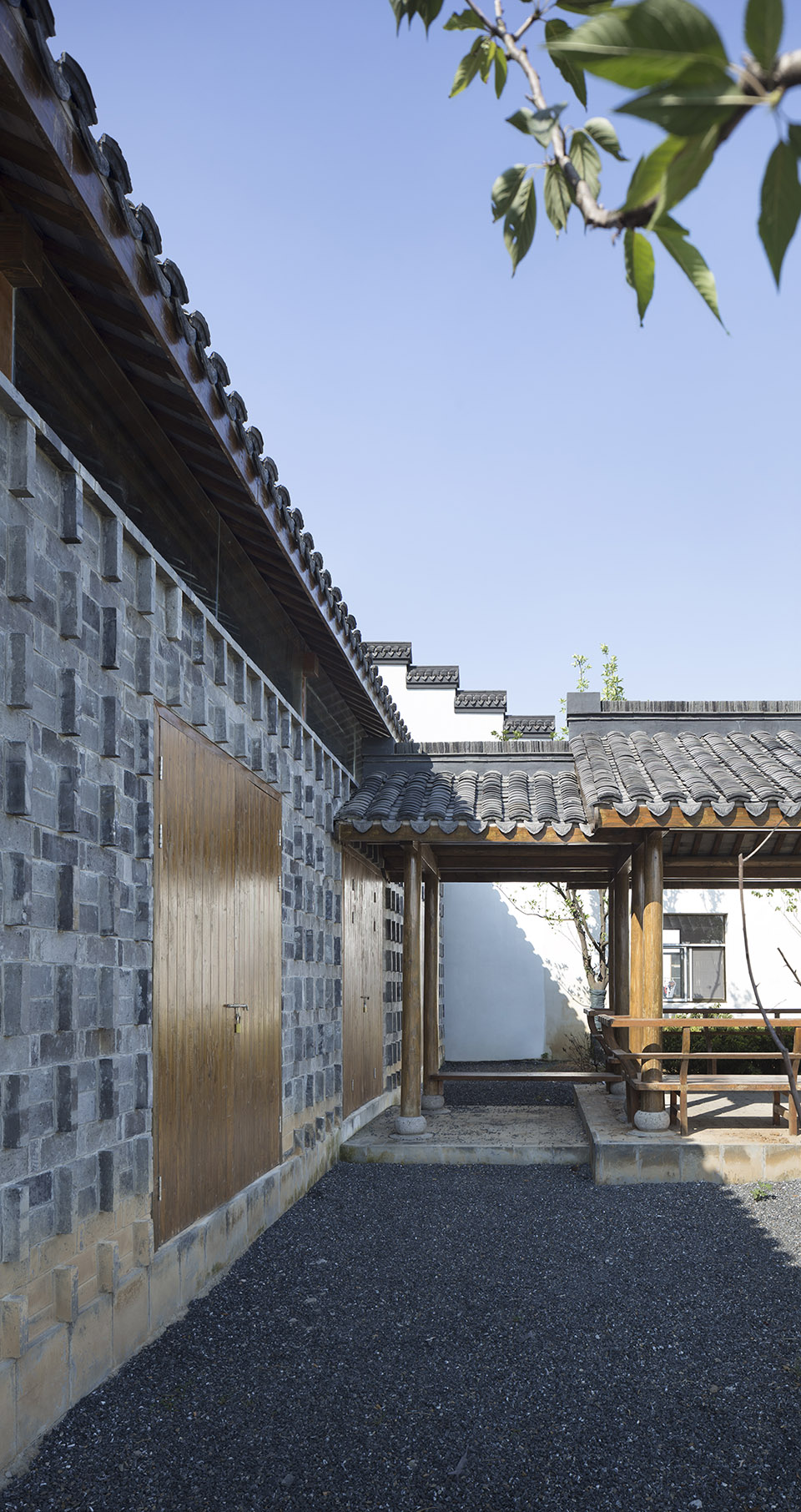 A Rural Shop at Huashu Village, Nanjing, China by Atelier Zhouling - 谷德设计网