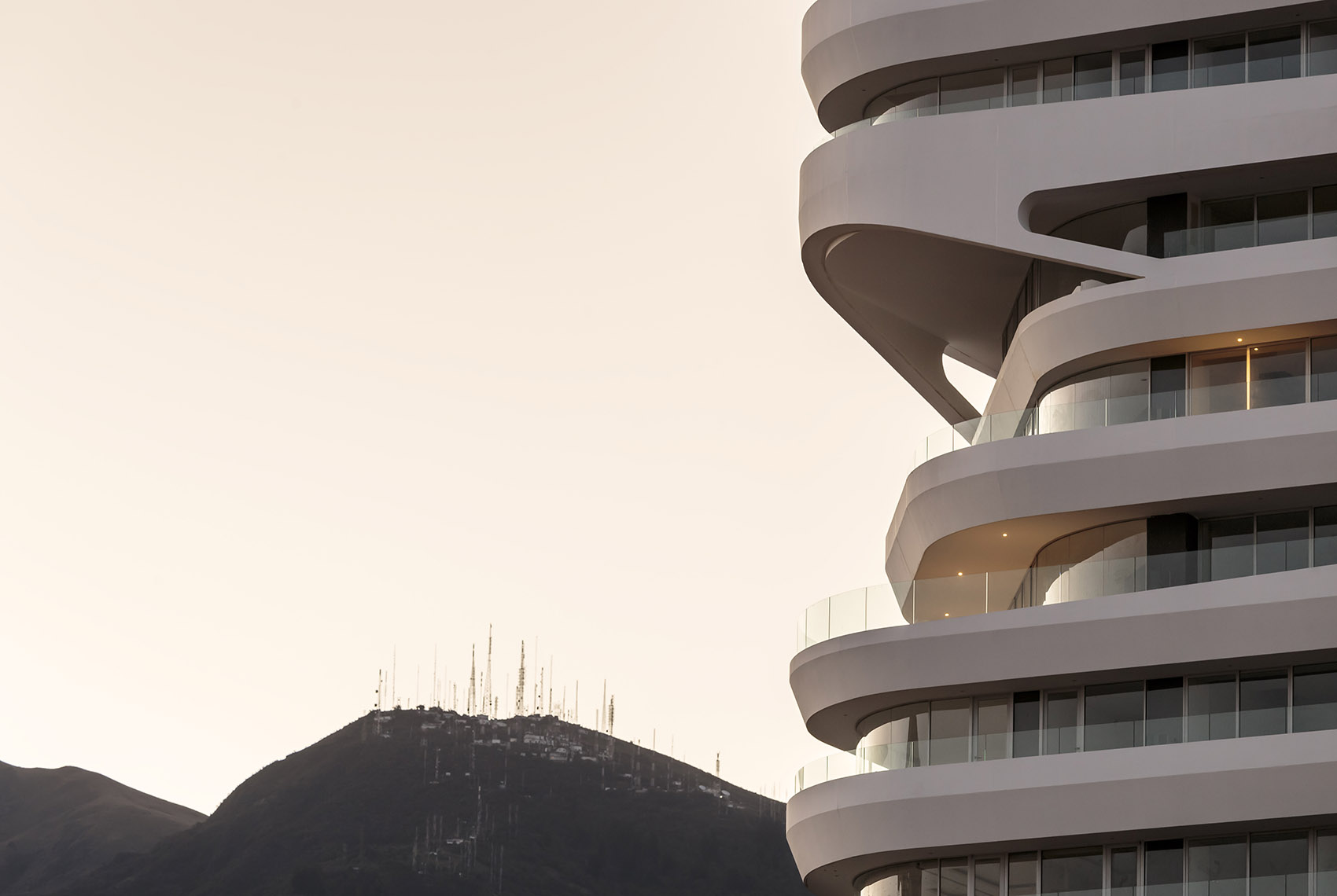 Gaia Building by Leppanen + Anker in Ecuador - 谷德设计网