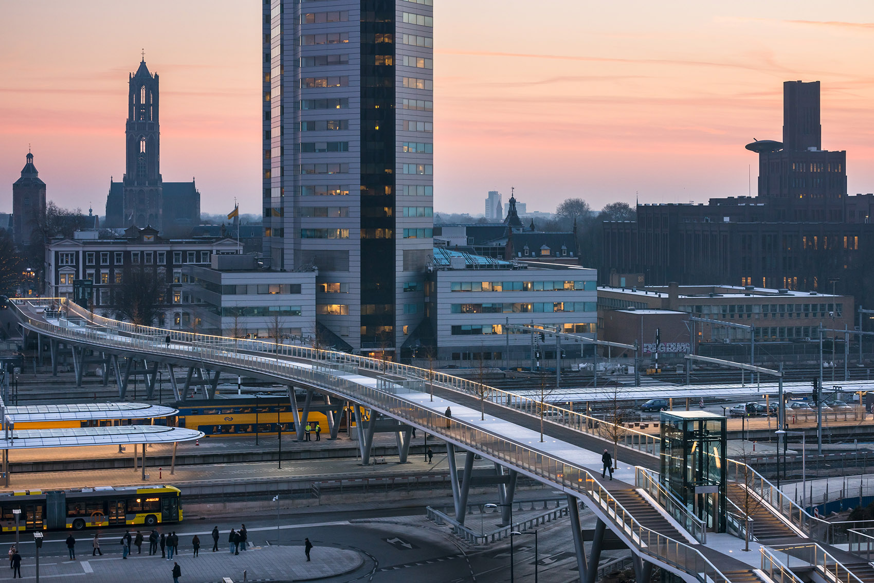 Moreelsebrug, Utrecht by Cepezed Architects - 谷德设计网
