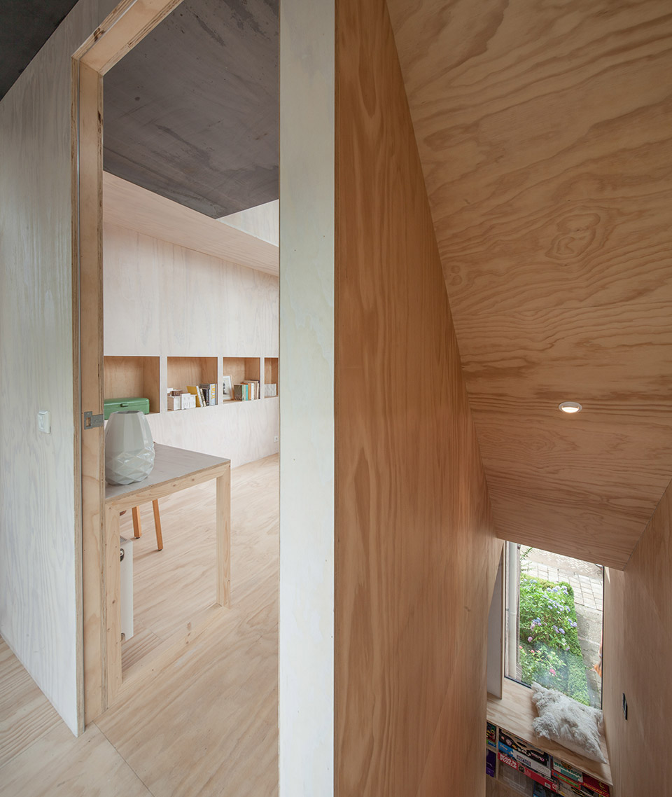 Mirror Mirror on a roof By Studio Remco Siebring - 谷德设计网