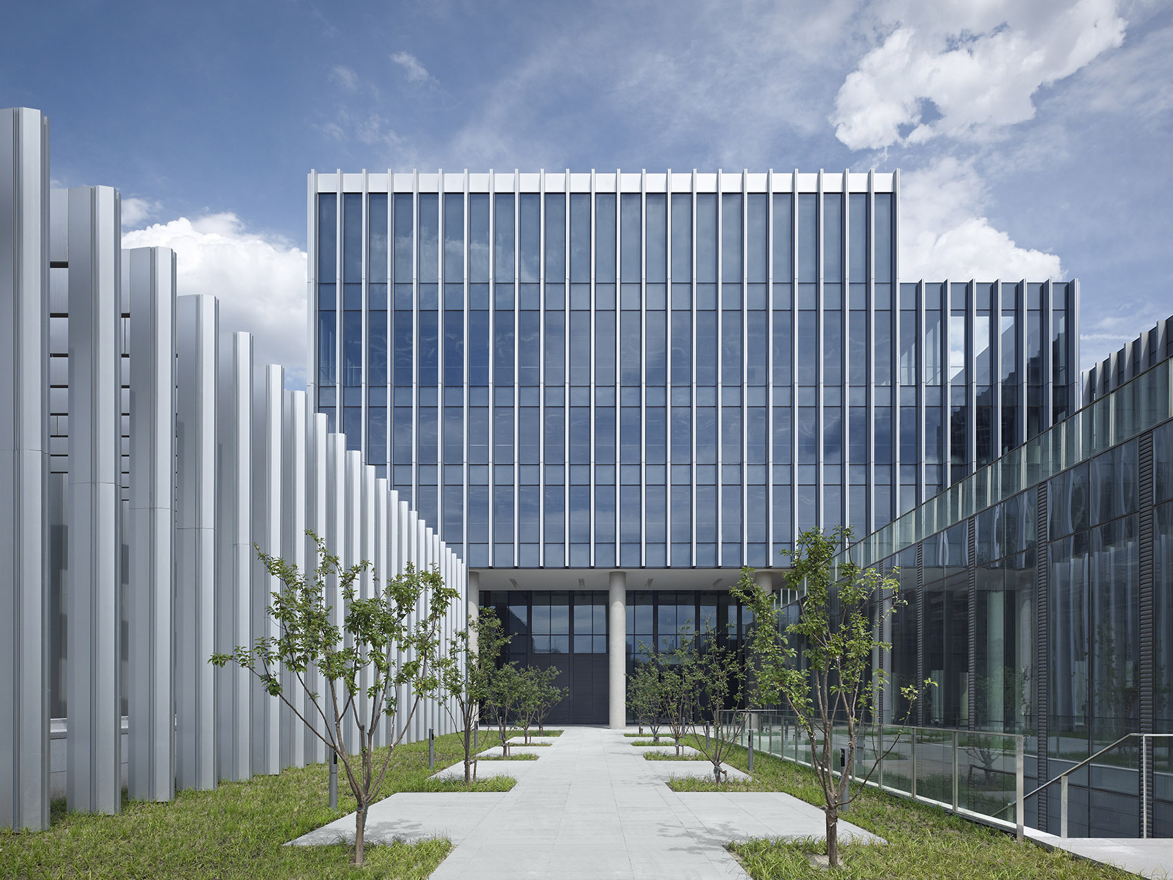 Completion of Jiaming Maple Park in Beijing, China by gmp - 谷德设计网