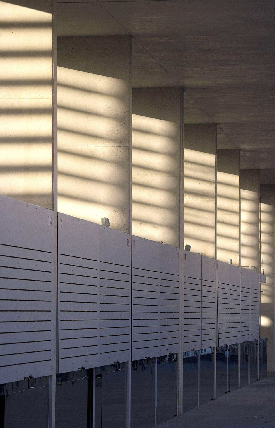 Central Market of Cadiz,Rehabilitation and Enlargement By Carlos de ...