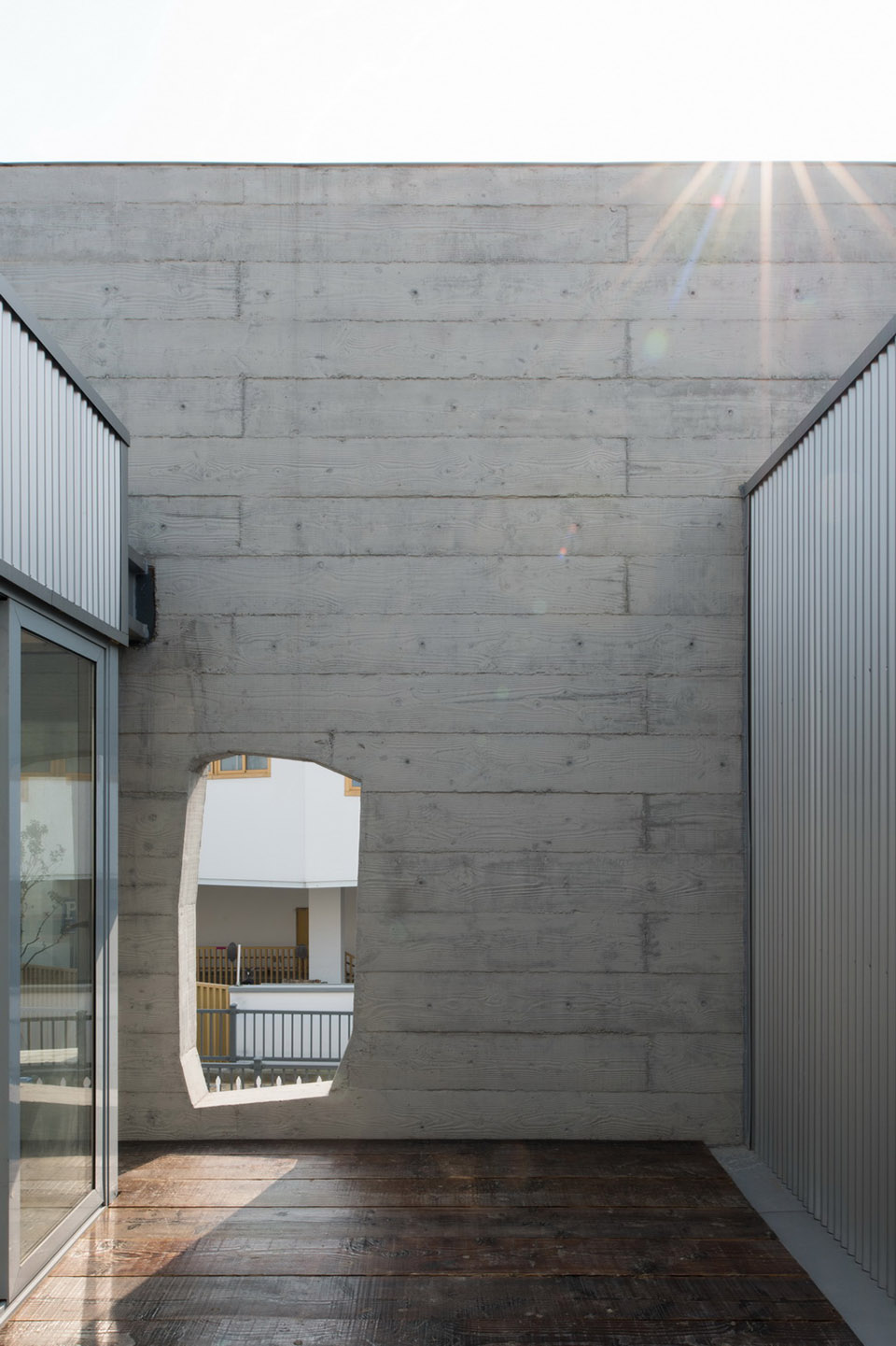 Control House for the Pump Sluice Station on Nangupu River By Atelier ...