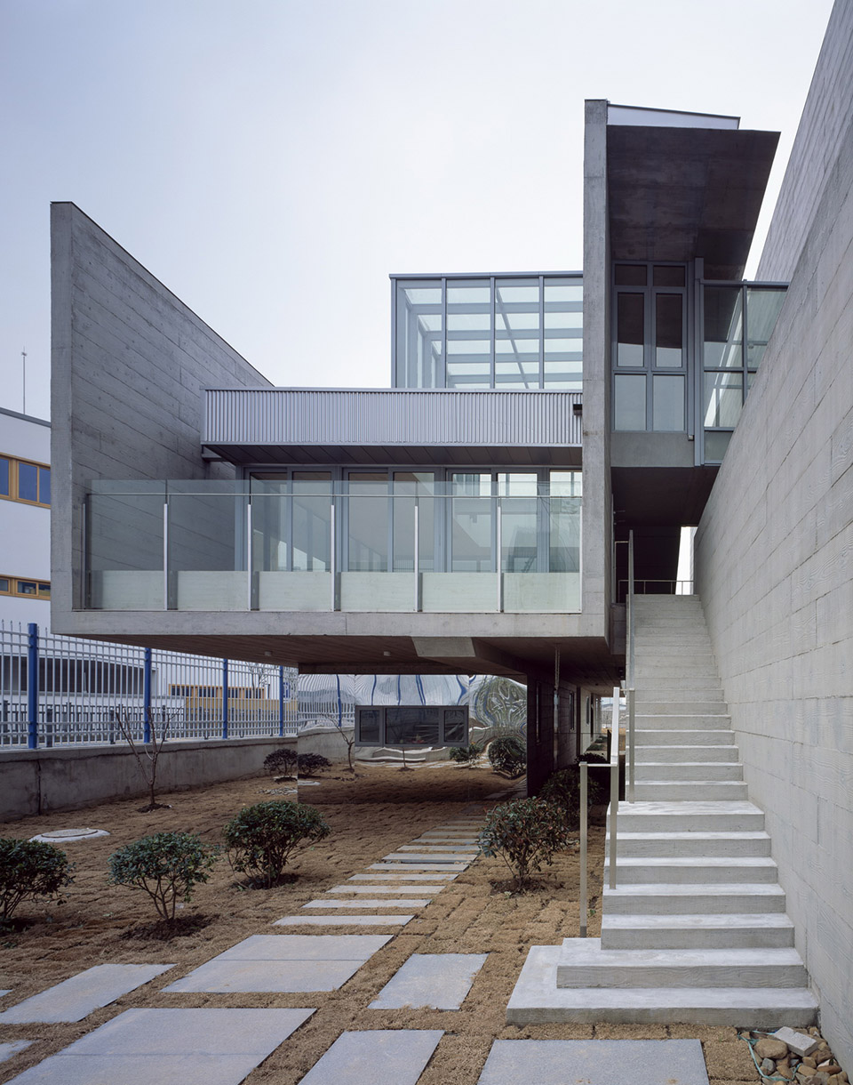 Control House for the Pump Sluice Station on Nangupu River By Atelier ...